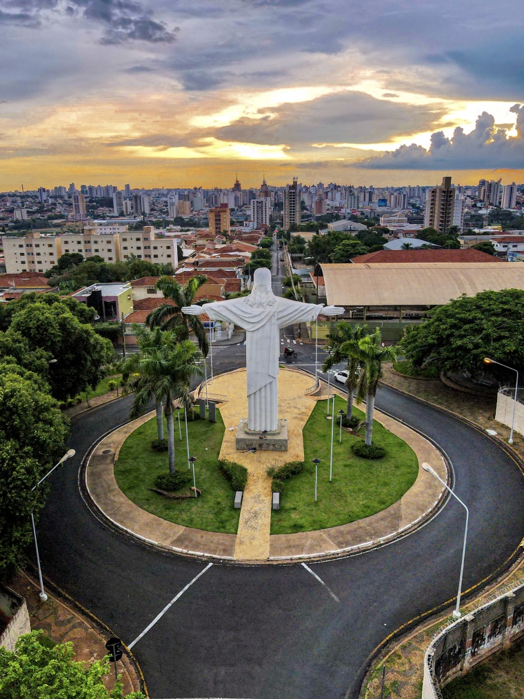 Exposição fotográfica no Plaza Avenida Shopping celebra os 170 anos de ...