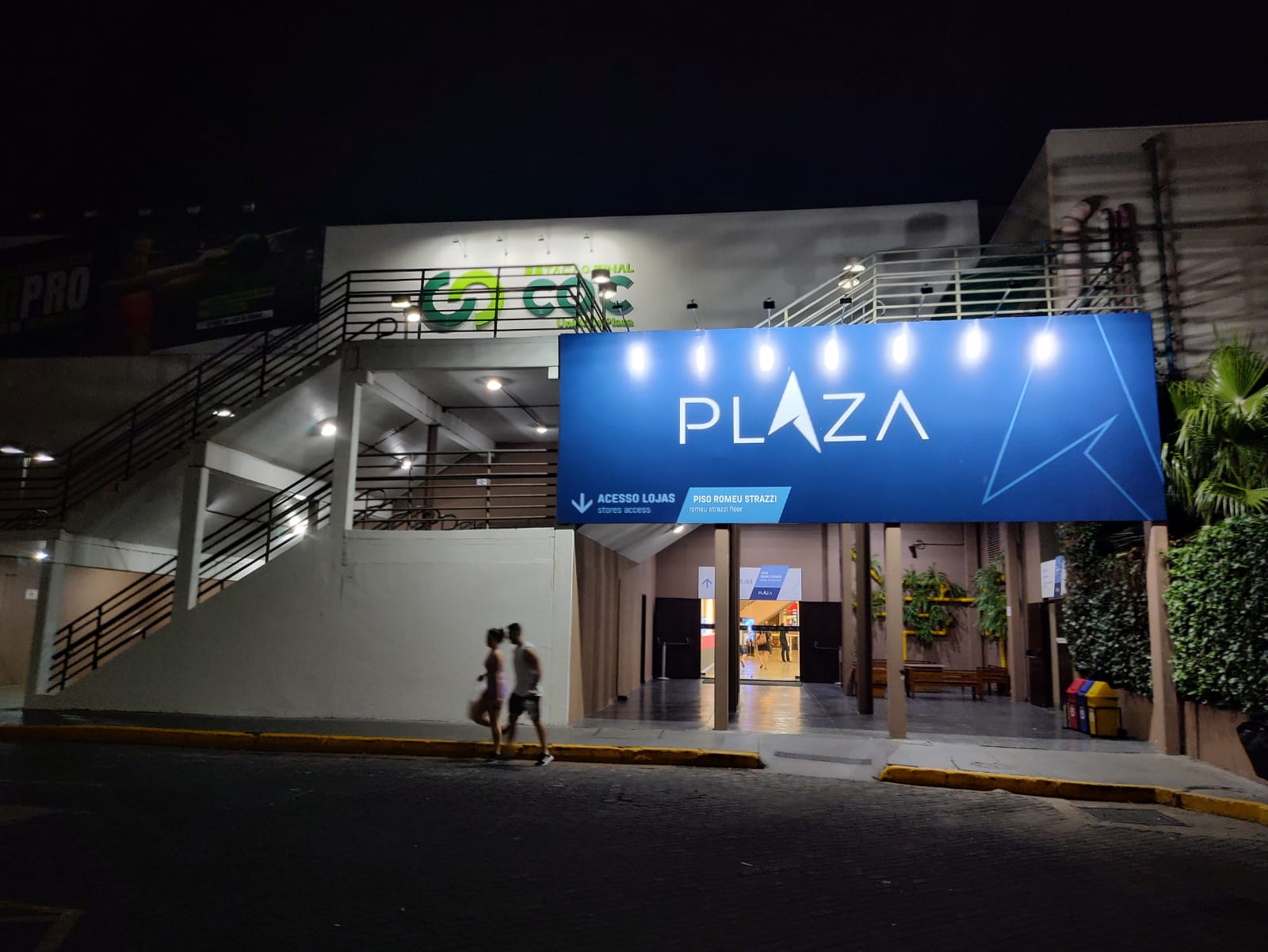 Lojas do Plaza Shopping promovem Black Friday com descontos reais de ...